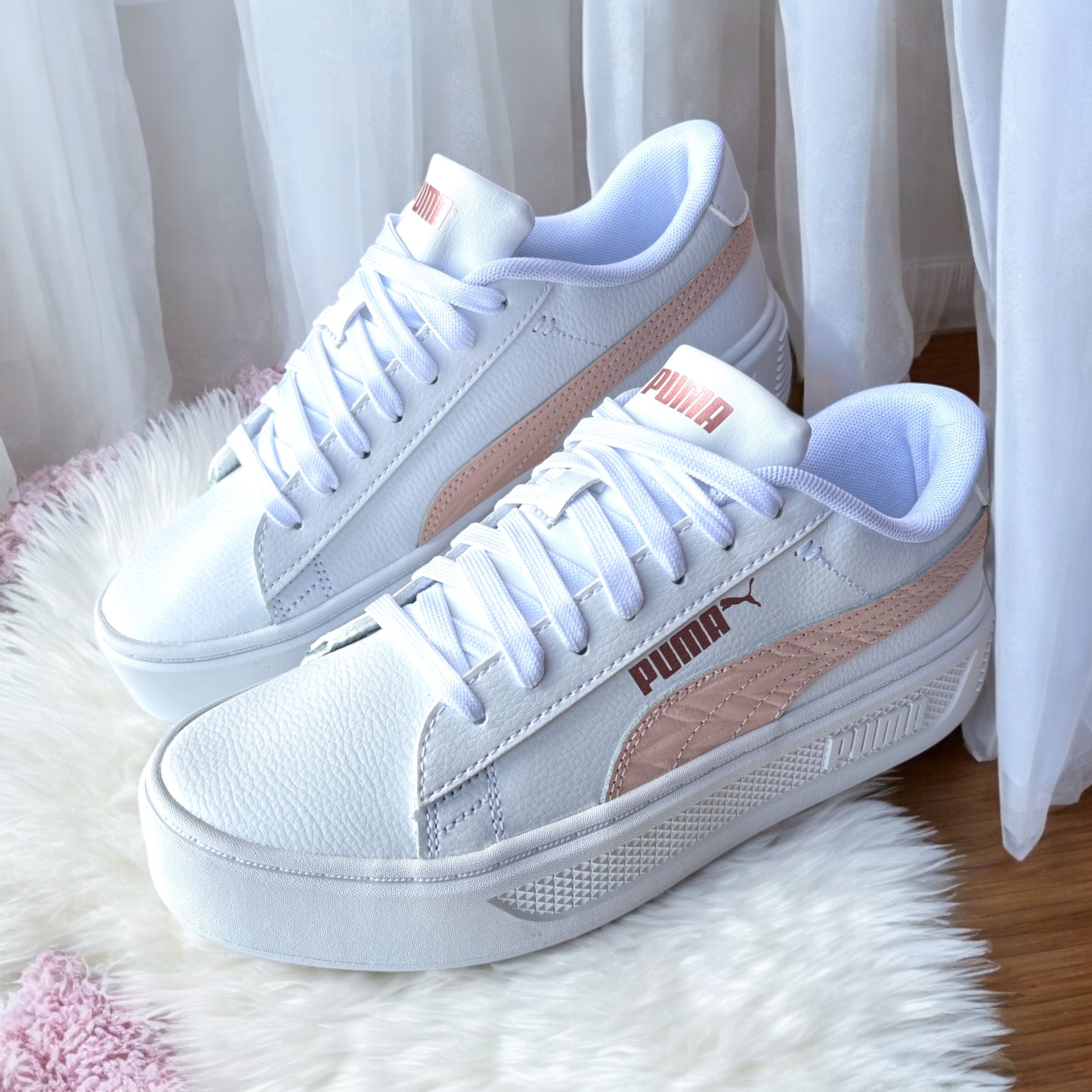 Tenis Puma blancos con detalles rosa – BGC Trends