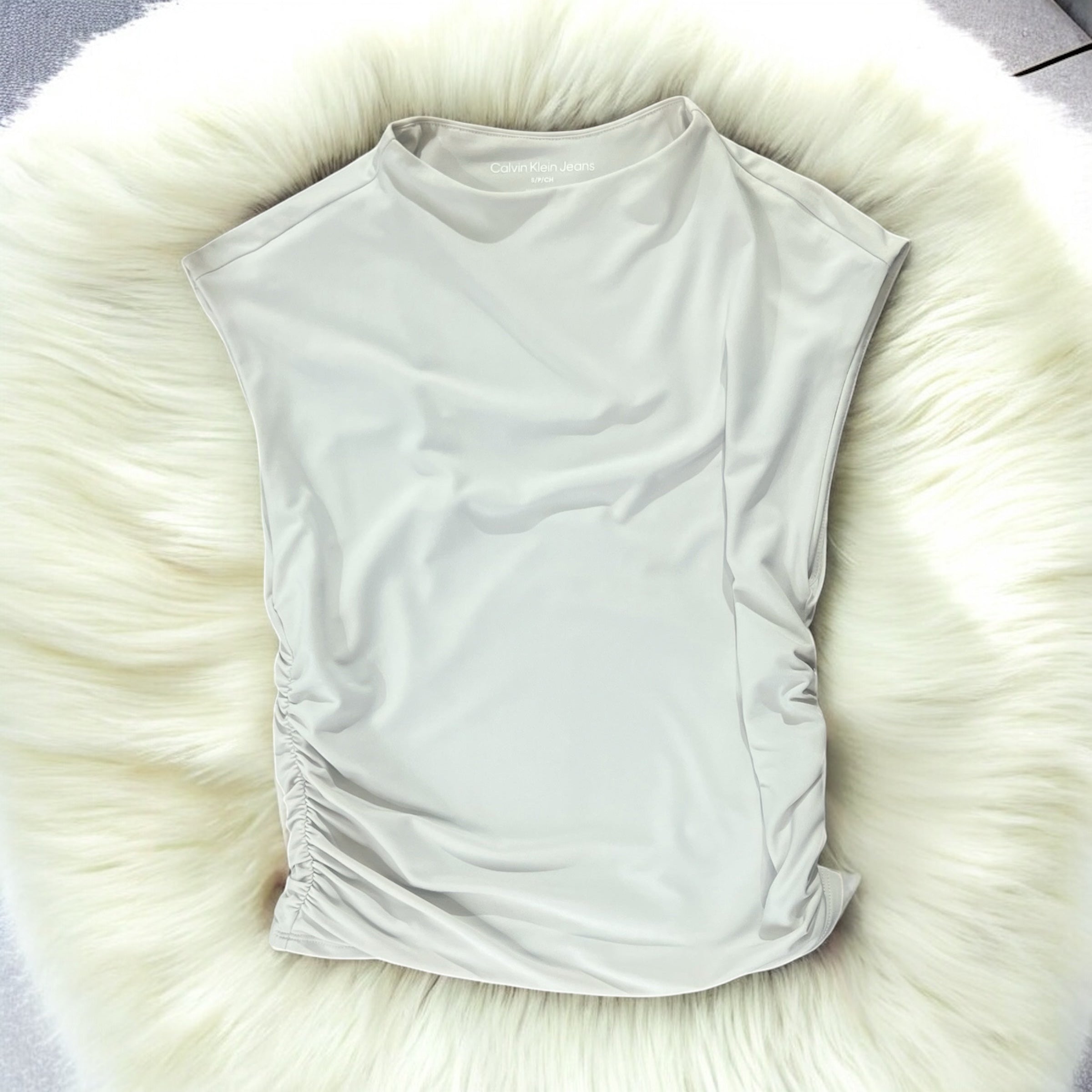 Playera Calvin K color crema corrugado – BGC Trends